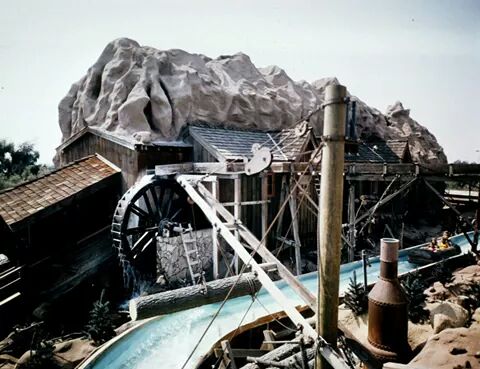 Throwback - Old Timber Mountain Log Ride and its Construction