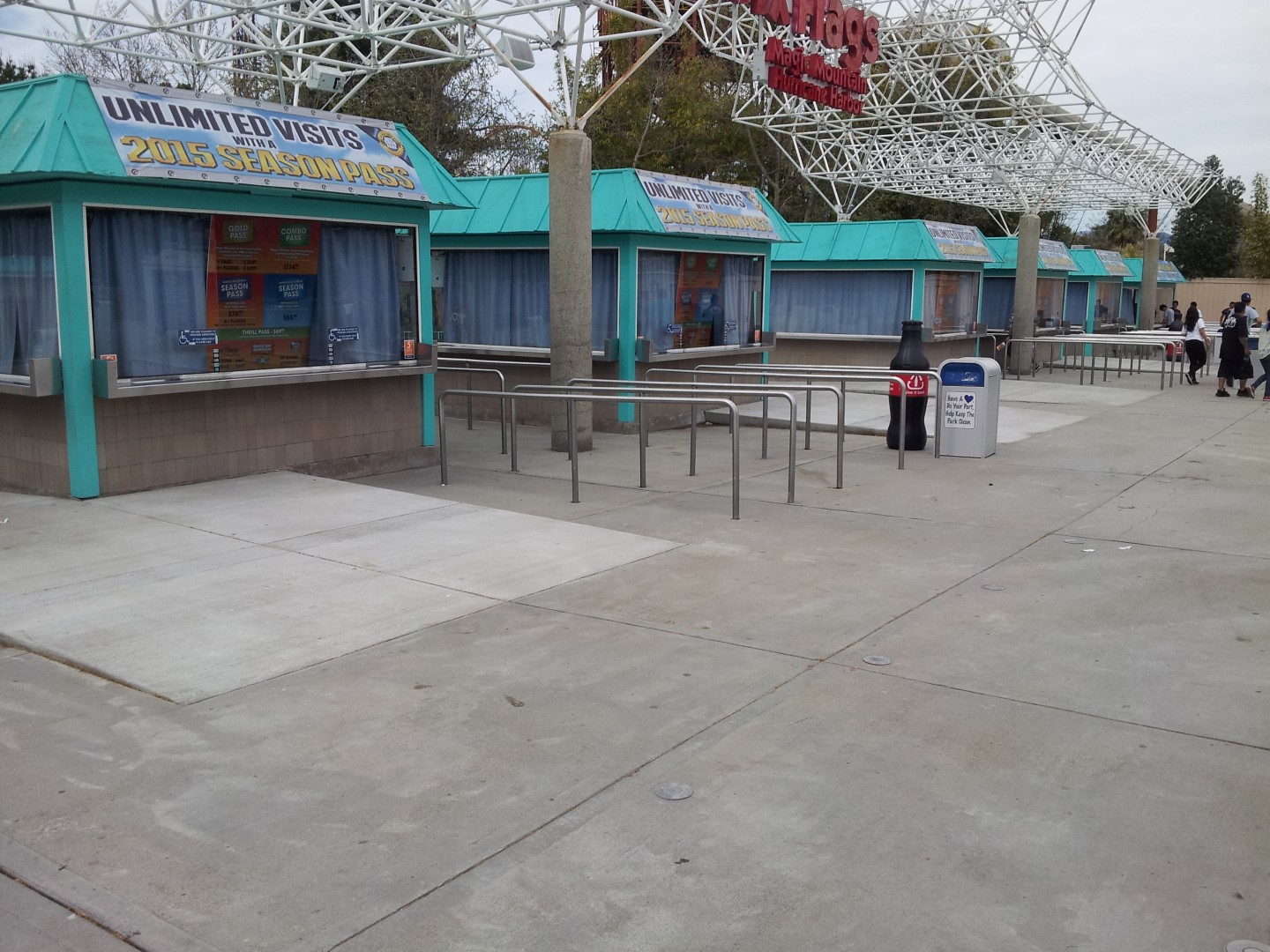 Six Flags Magic Mountain Update - March 15th 2015