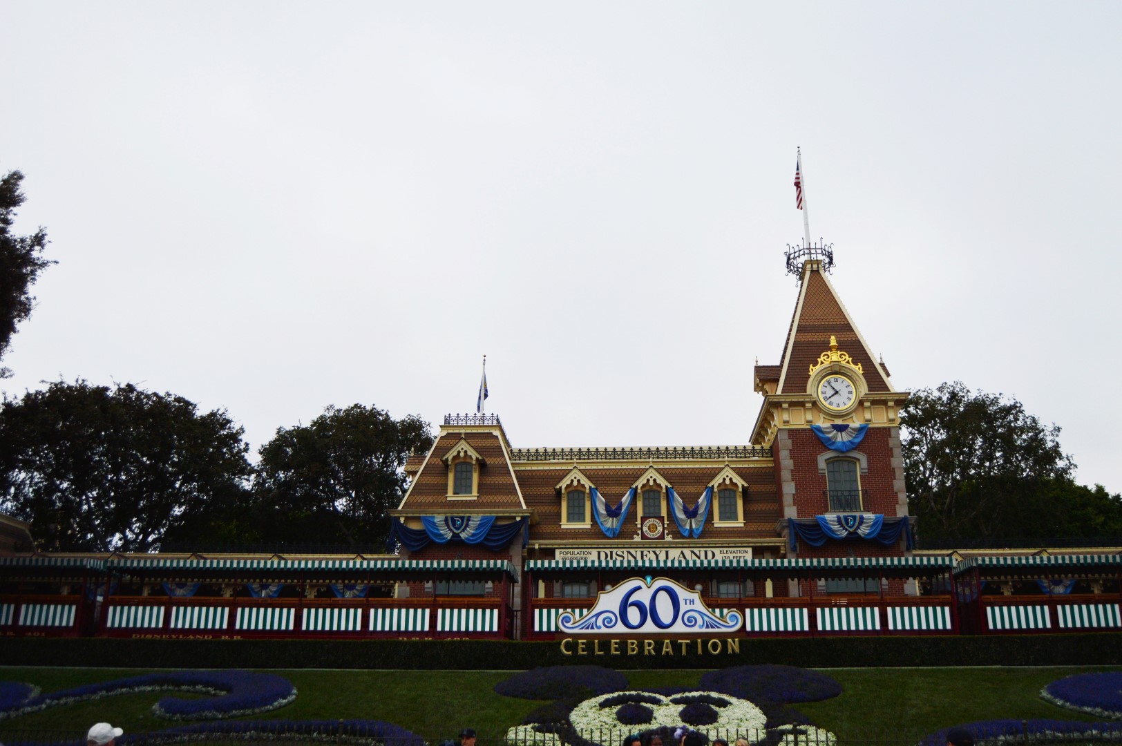 Raphael's Twisted Beach, Six Flags, and Disneyland Adventure.