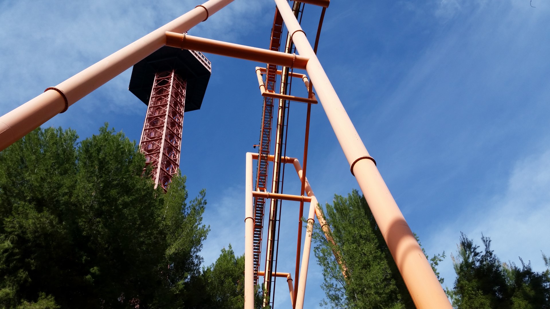 Six Flags Magic Mountain at Capacity + Quick Update - Coaster Kings