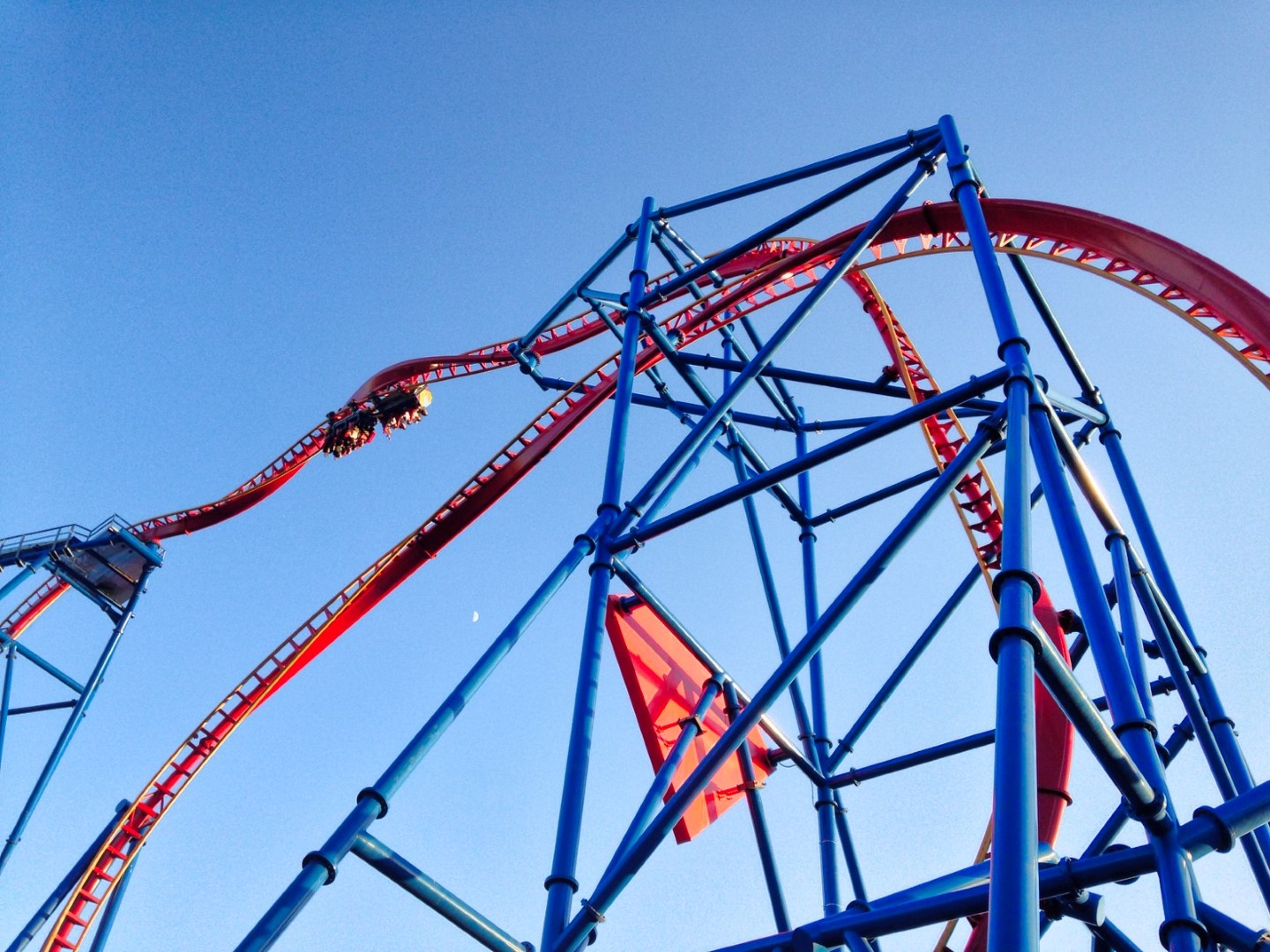 The 5 Best Coasters in California to go Backwards - Coaster Kings