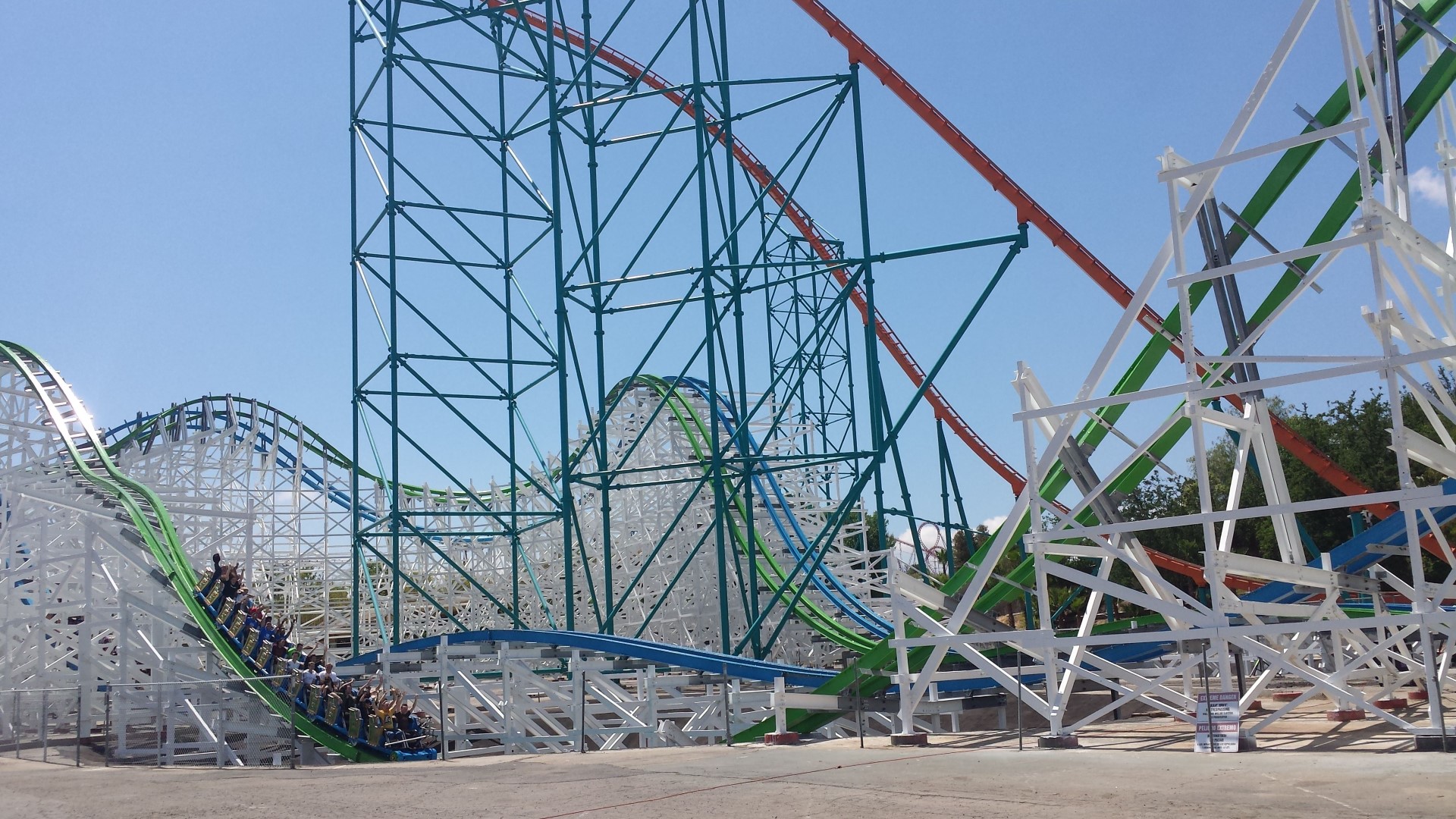 The 5 Best Coaster Color Schemes in California - Coaster Kings