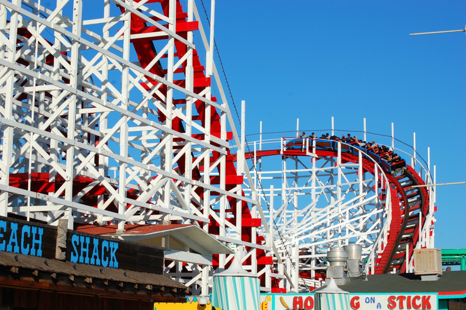 The 5 Best Coaster Color Schemes in California - Coaster Kings