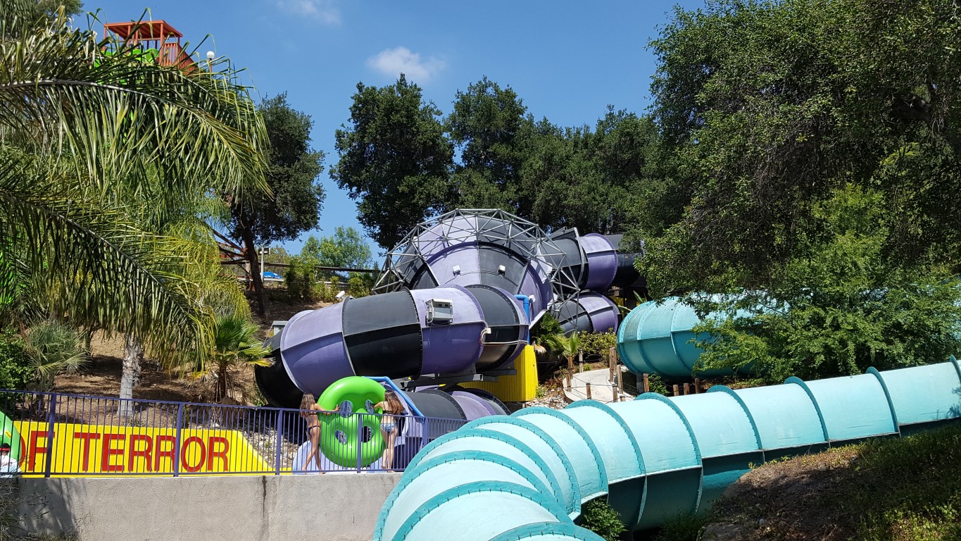 Raging Waters Los Angeles - Coaster Kings