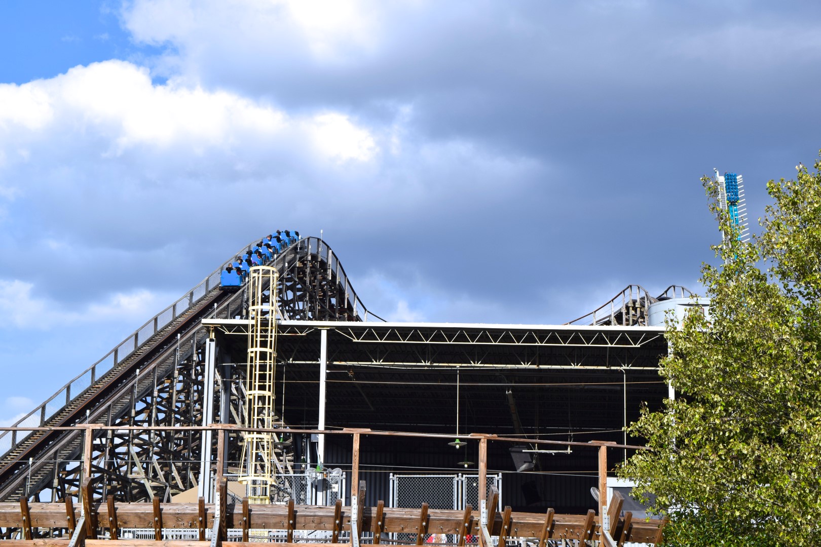 From Southwest to Southeast: Carowinds! - Coaster Kings