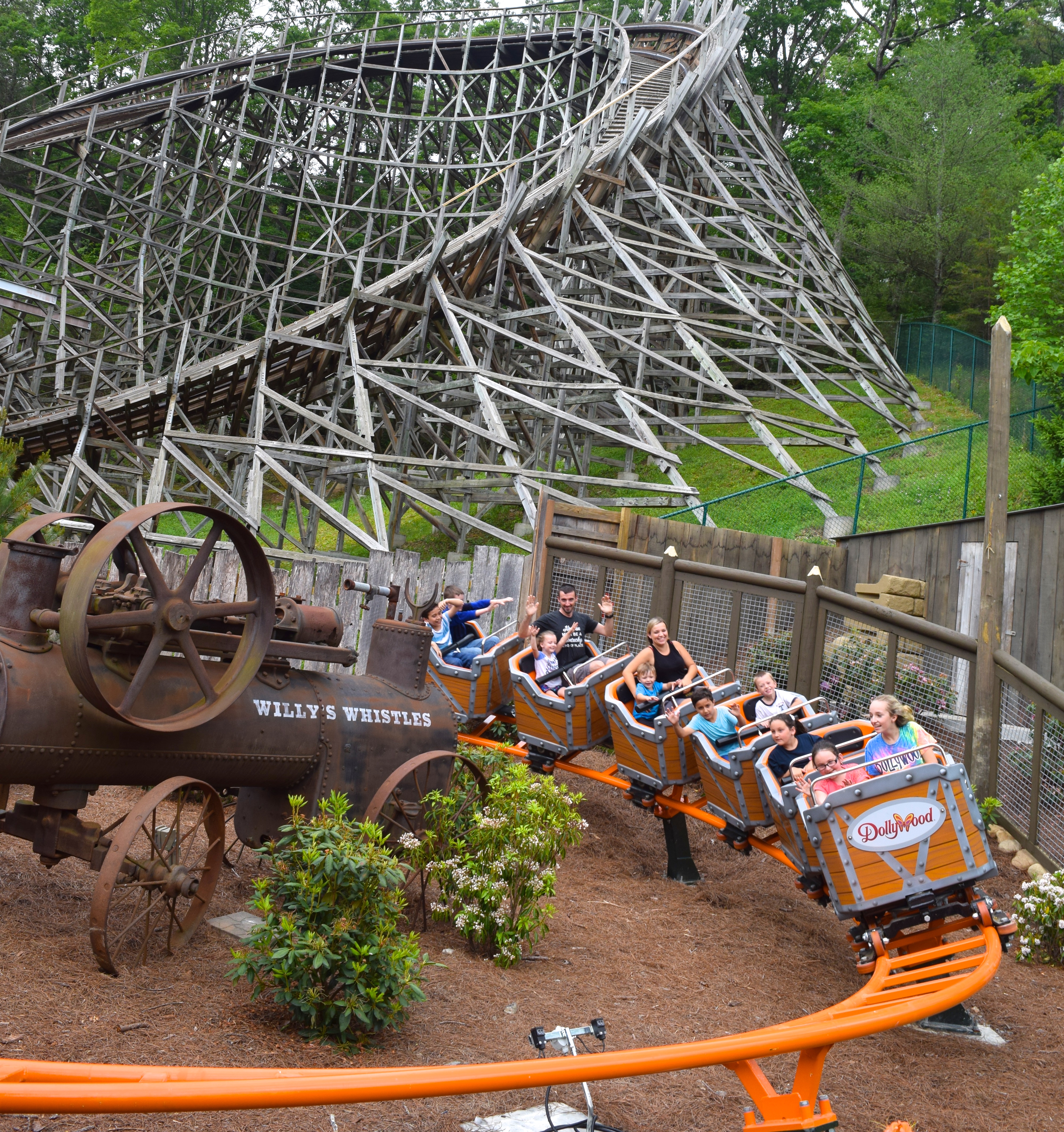 Dollywood – Lightning Rod Run - Coaster Kings