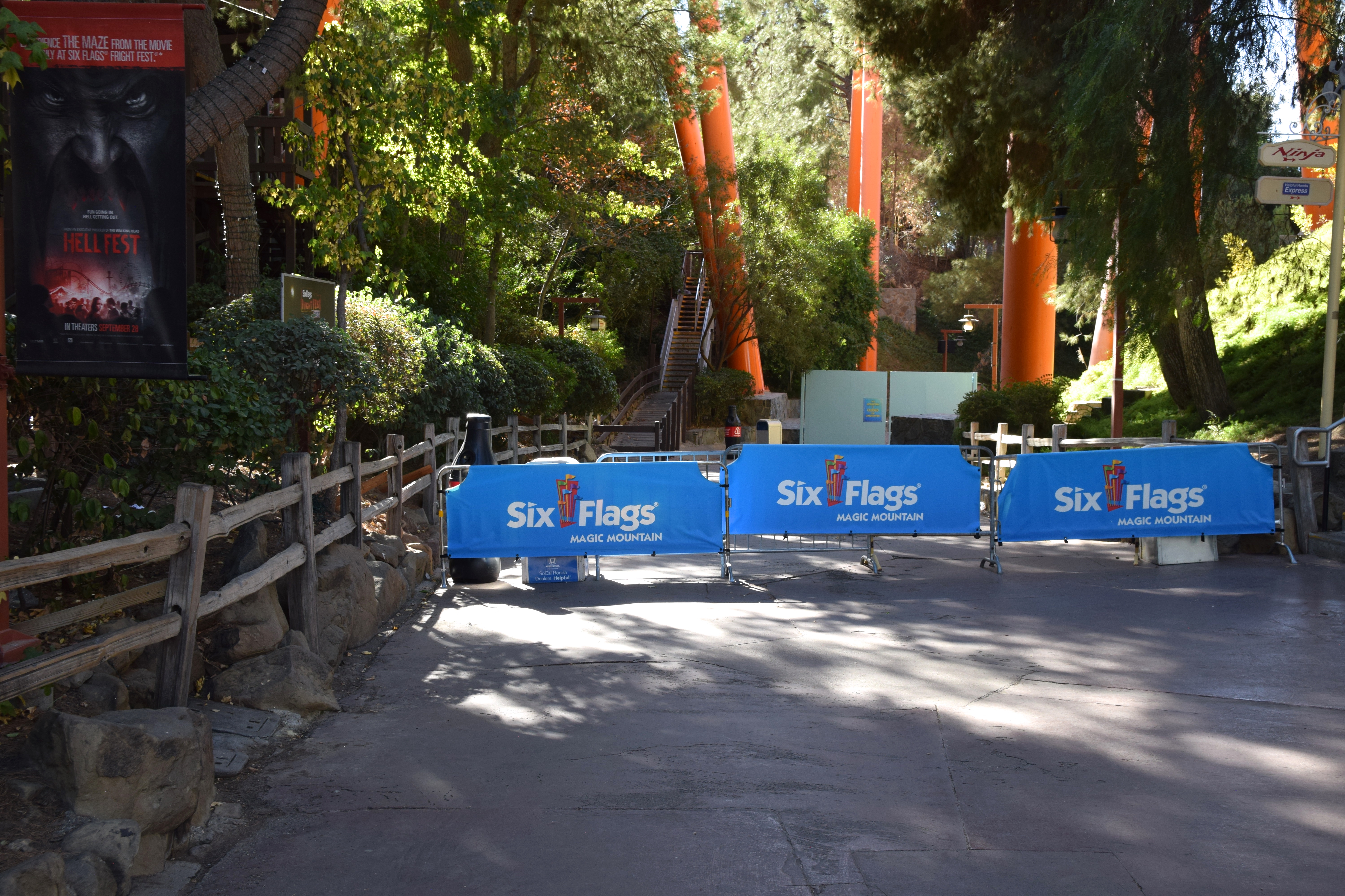 Six Flags Magic Mountain Update - October 31st 2018 - Coaster Kings