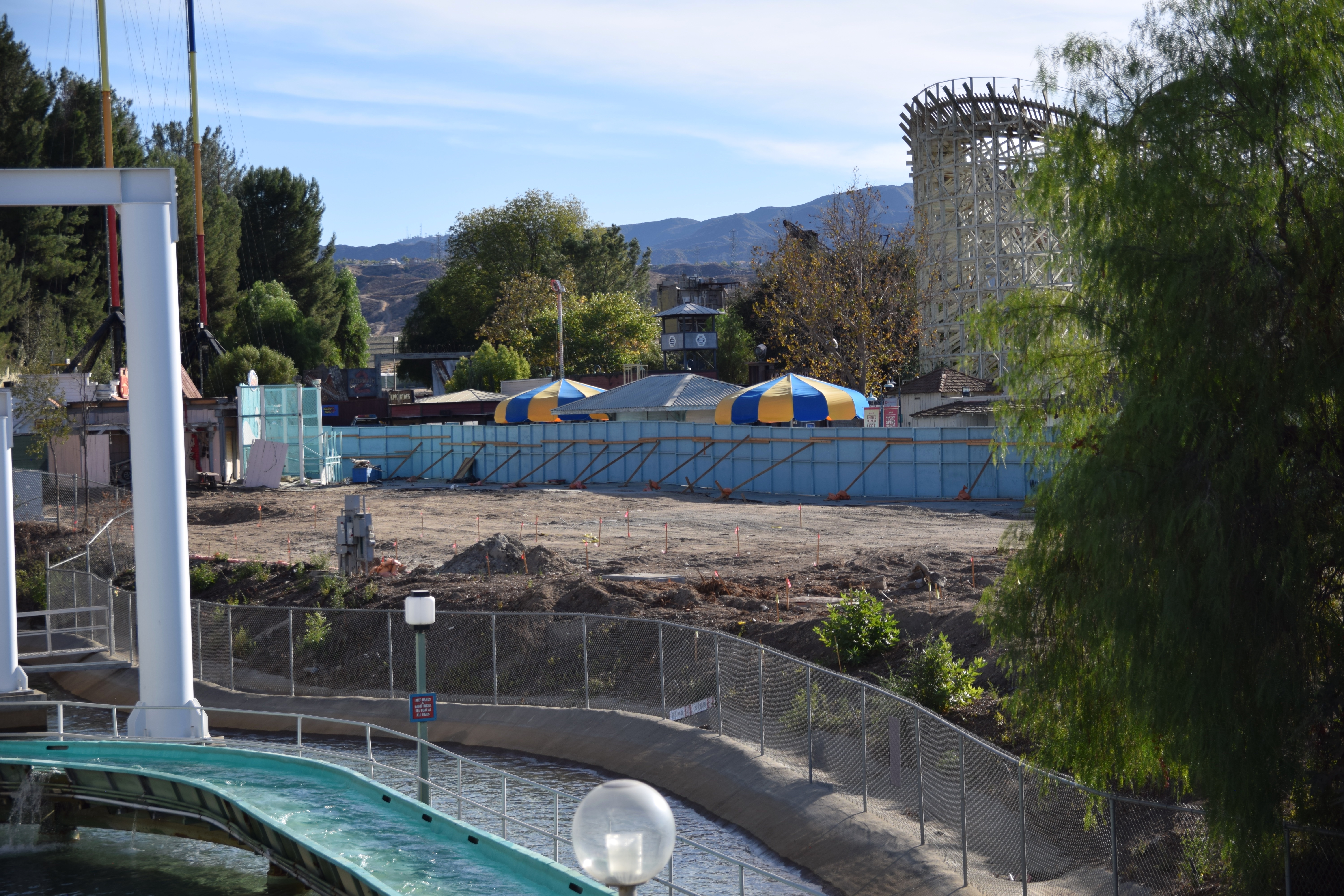 Six Flags Magic Mountain Update - October 31st 2018 - Coaster Kings