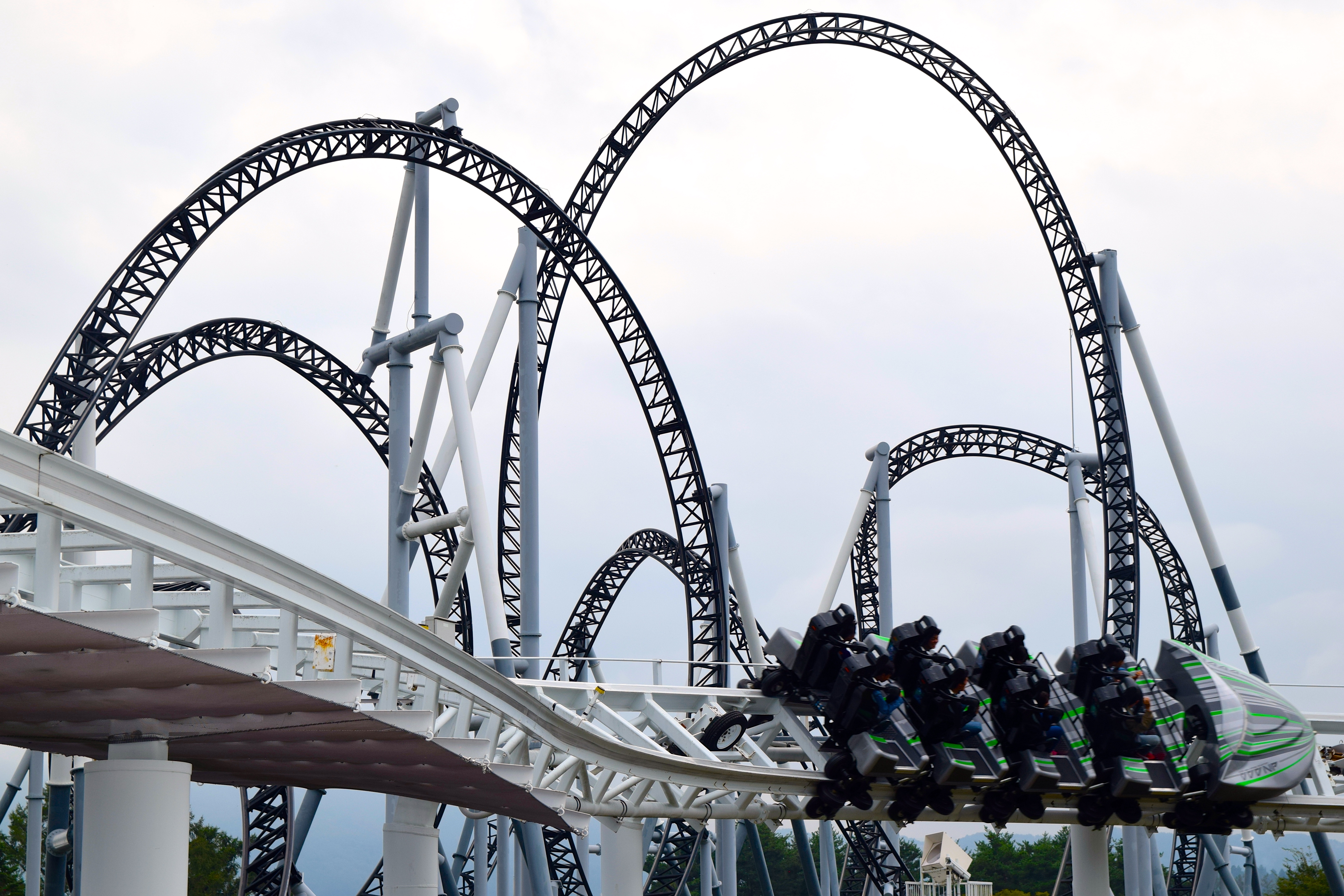 Fuji-Q Highland: The Six Flags Magic Mountain of Japan - Coaster Kings