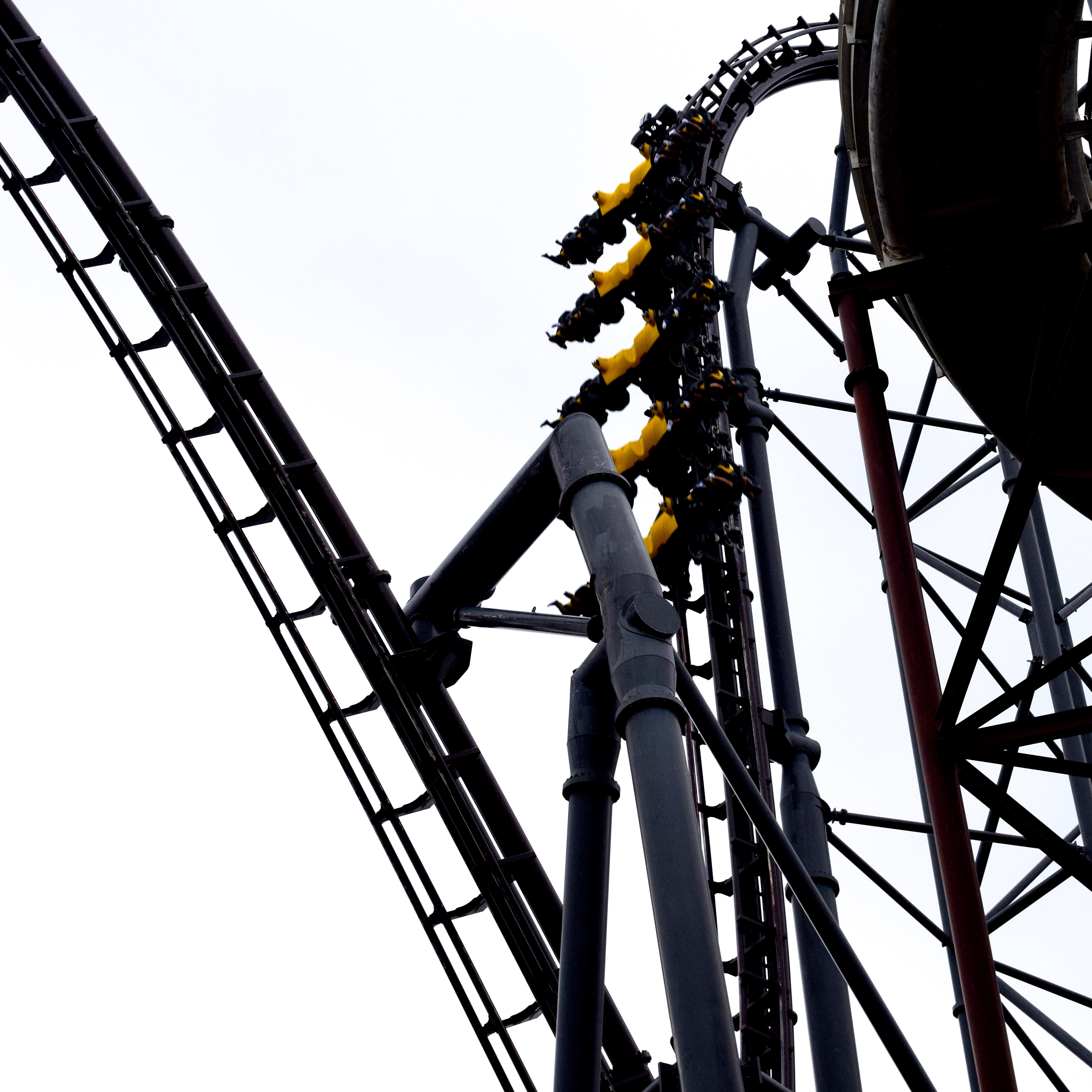 Fuji-Q Highland: The Six Flags Magic Mountain of Japan - Coaster Kings