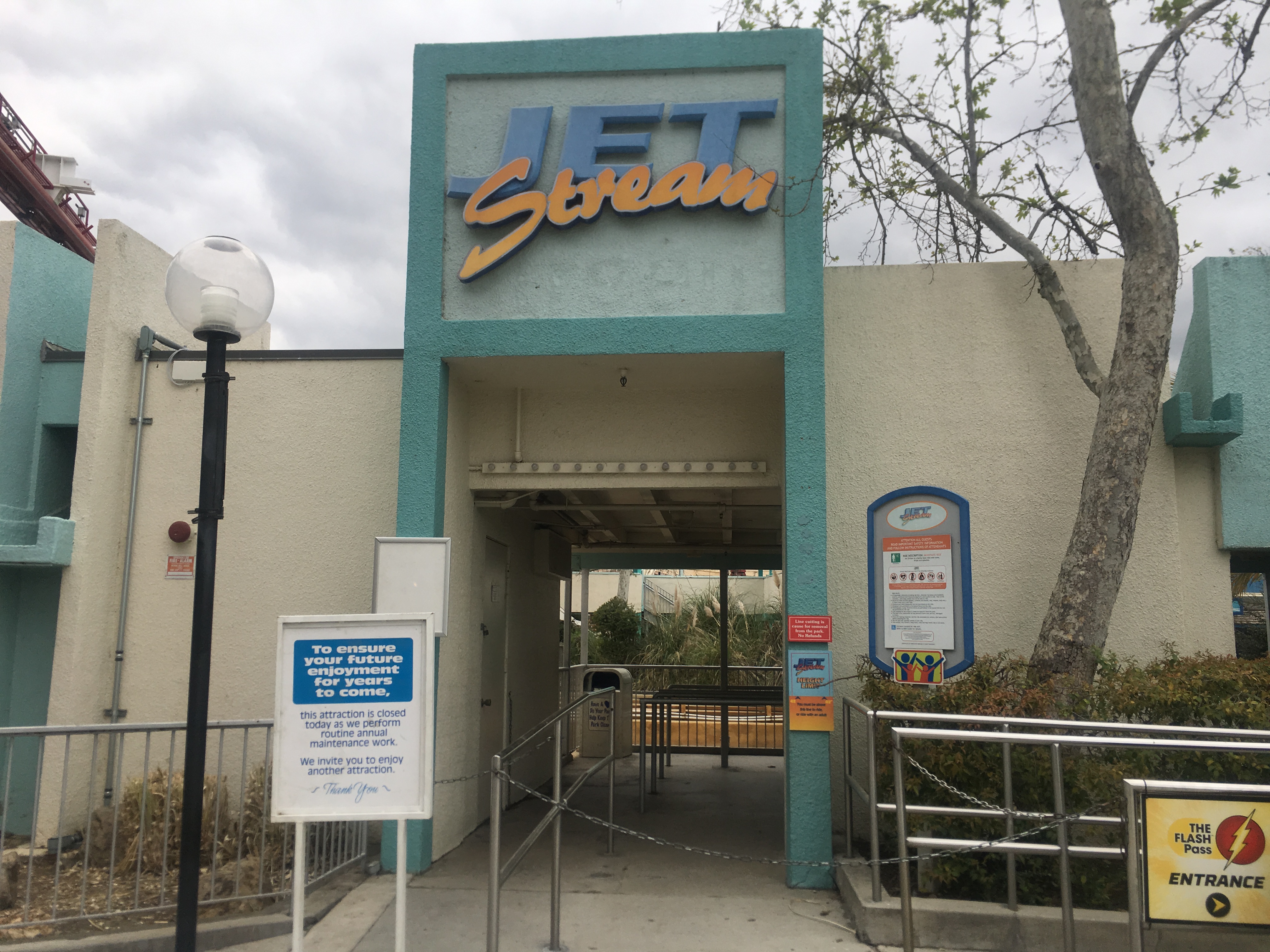 Six Flags Magic Mountain Park Update- Early April 2019 - Coaster Kings