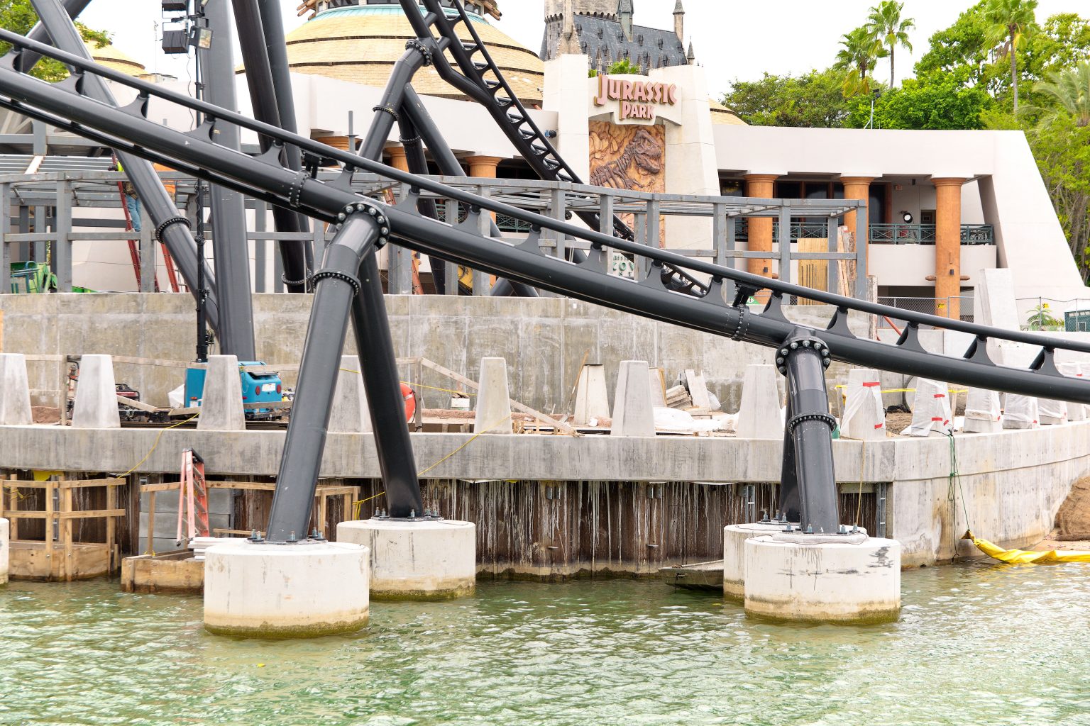 VelociCoaster Update - Universal's Islands of Adventure - Late October ...