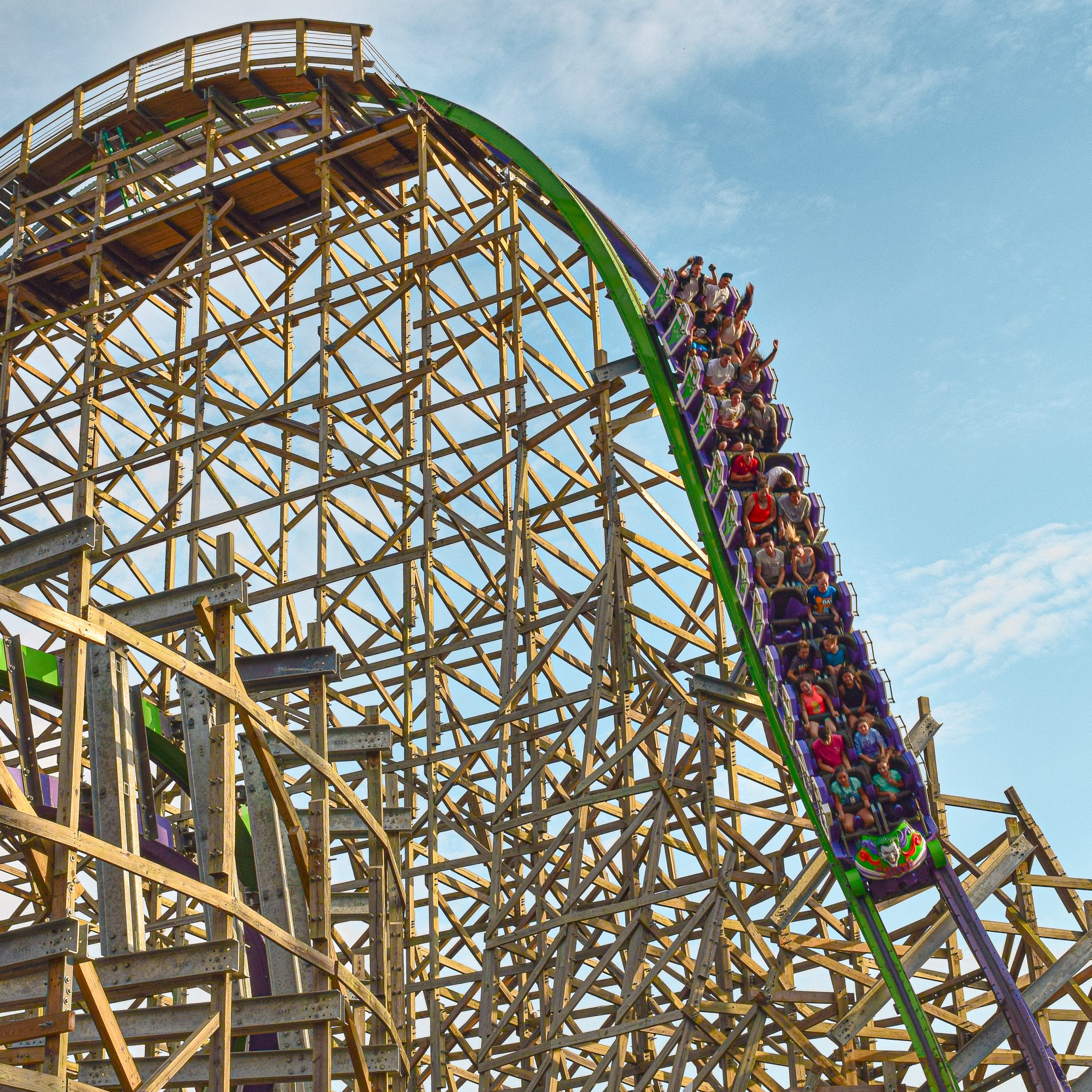 Six Flags Discovery Kingdom Opens Rides Starting April 1st! - Coaster Kings