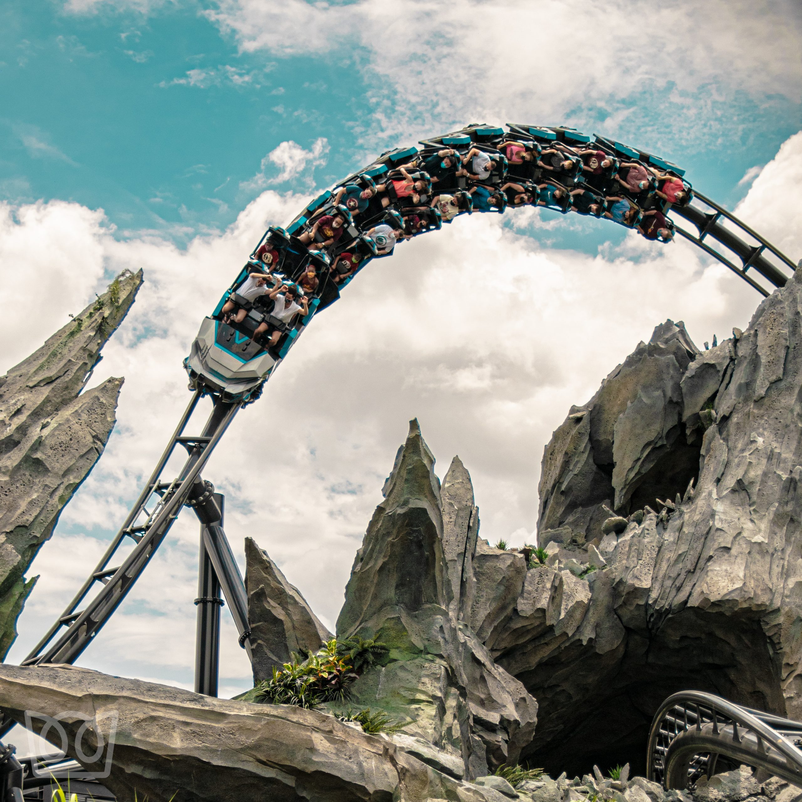 Jurassic World VelociCoaster Against the World - Coaster Kings