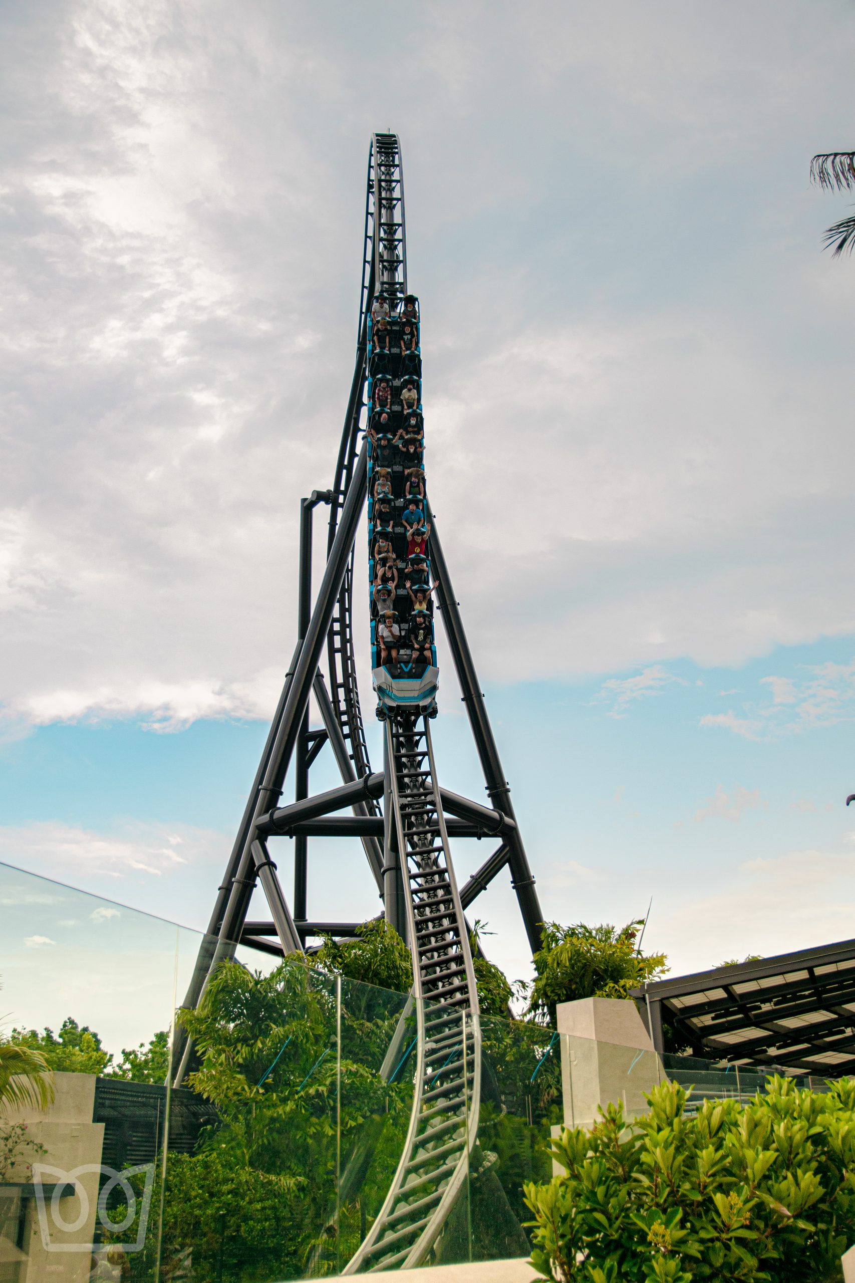 Jurassic World VelociCoaster Against the World - Coaster Kings