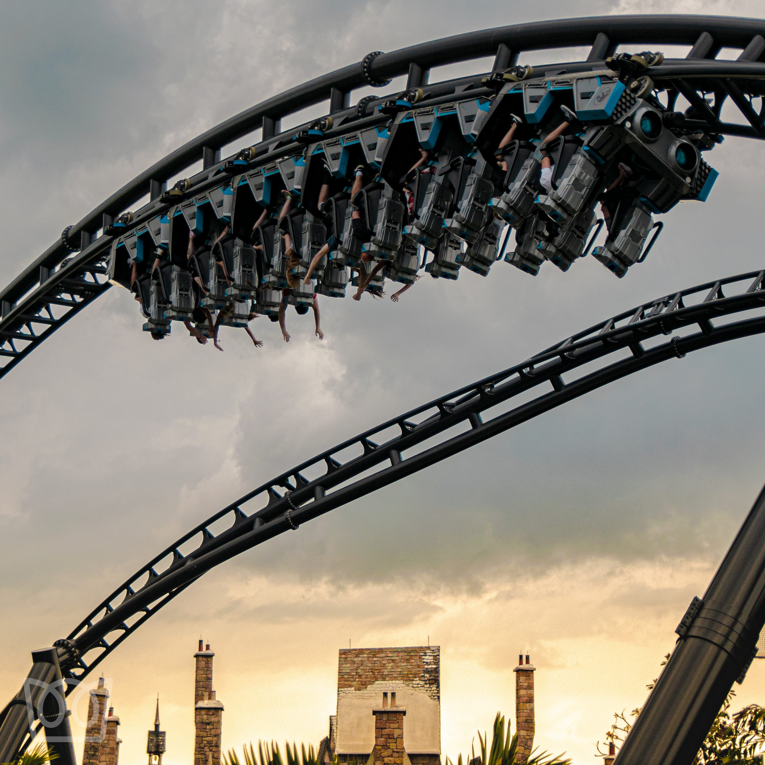 Jurassic World VelociCoaster Against the World - Coaster Kings