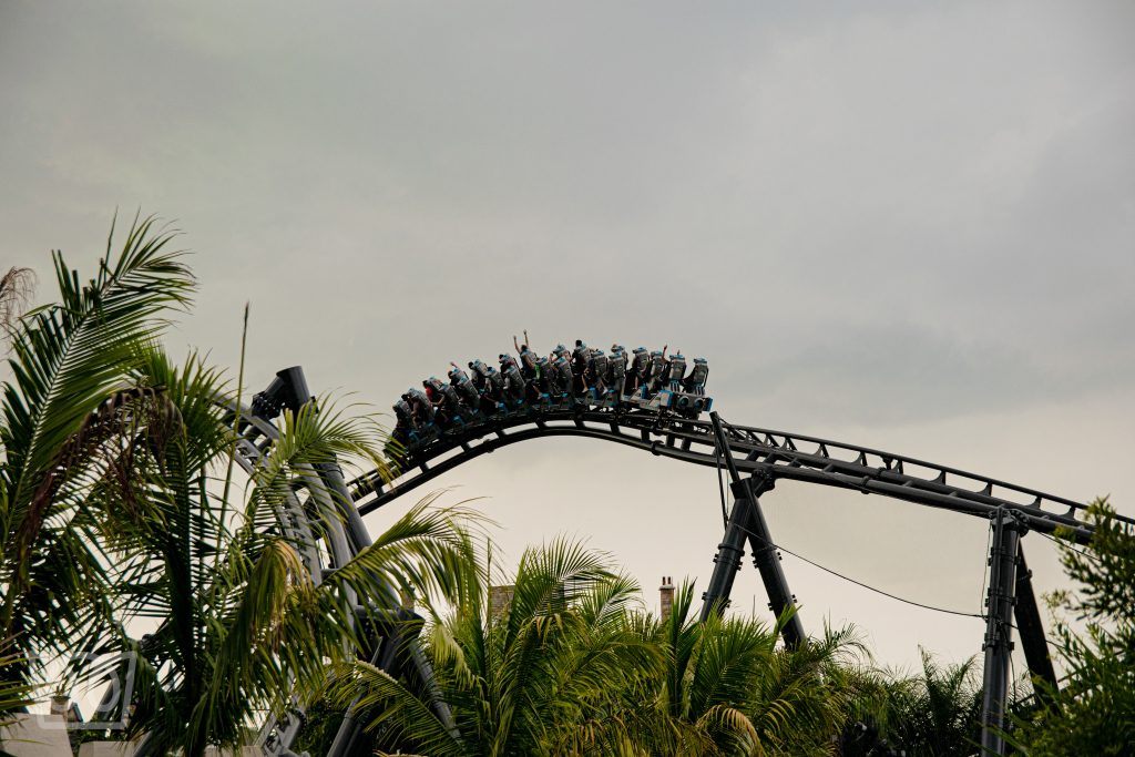 Jurassic World VelociCoaster Against the World - Coaster Kings